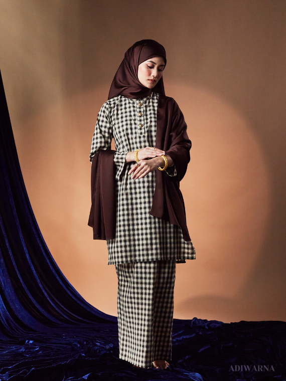 Kurung Aruni – ADIWARNA